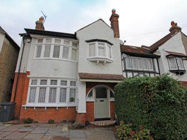 2 Bedrooms Flat for rent in Fullers Avenue, Woodford Green IG8