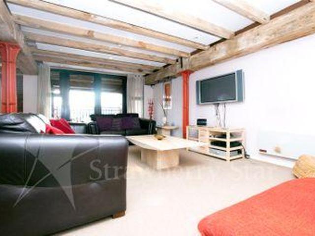 2 Bedrooms Flat for rent in K Warehouse, 2 Western Gateway, Royal Docks, London E16