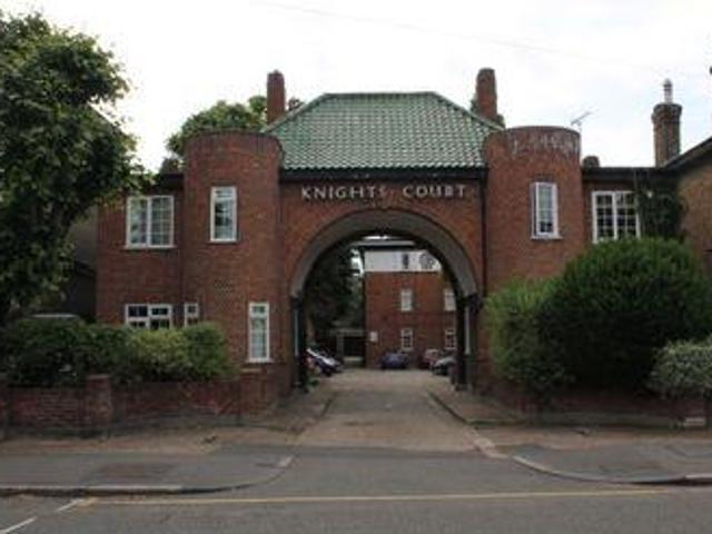 2 Bedrooms Flat for rent in Knights Park, Kingston Upon Thames KT1