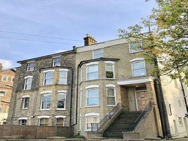 2 Bedrooms Flat for rent in Knollys Road, London SW16