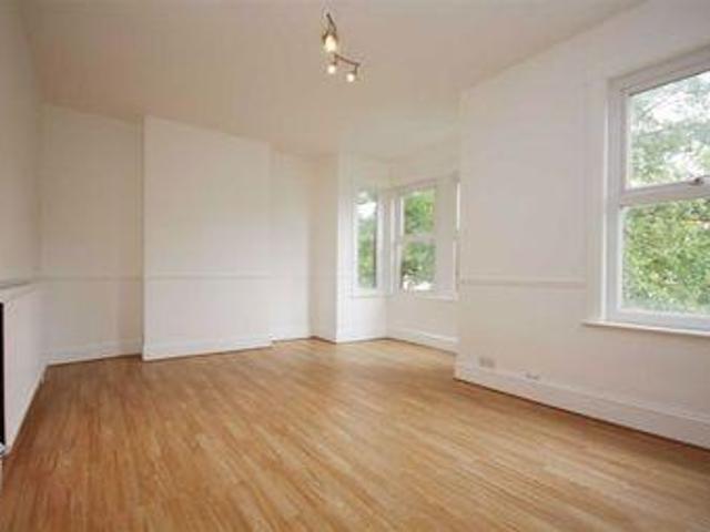 2 Bedrooms Flat for rent in Kettlebaston Road, London E10