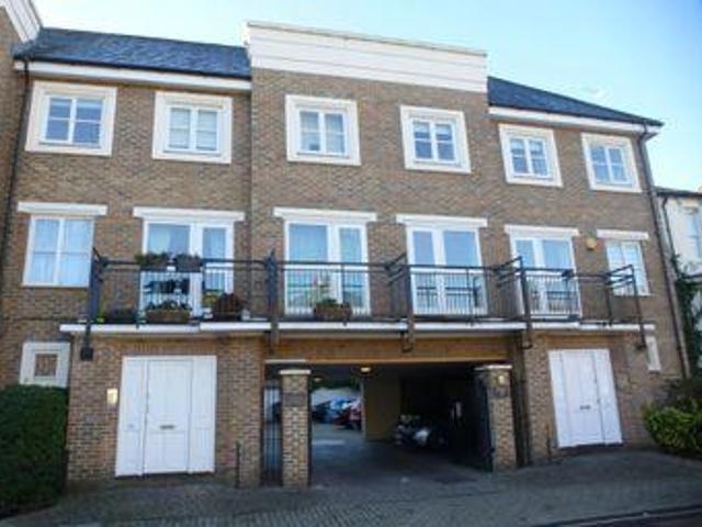 2 Bedrooms Flat for rent in Kew Road, Kew, Richmond TW9