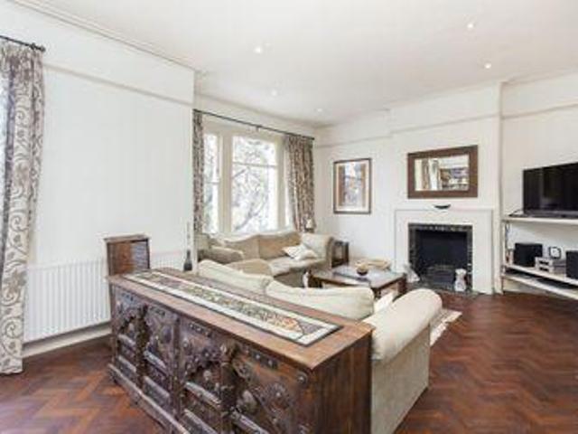 2 Bedrooms Flat for rent in Kelmscott Road, London SW11