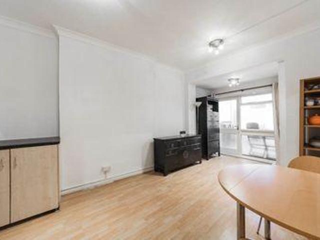 2 Bedrooms Flat for rent in Kempsford Gardens, Earls Court SW5