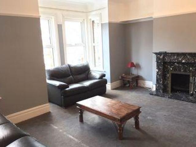 2 Bedrooms Flat for rent in Kendall Road, Beckenham BR3