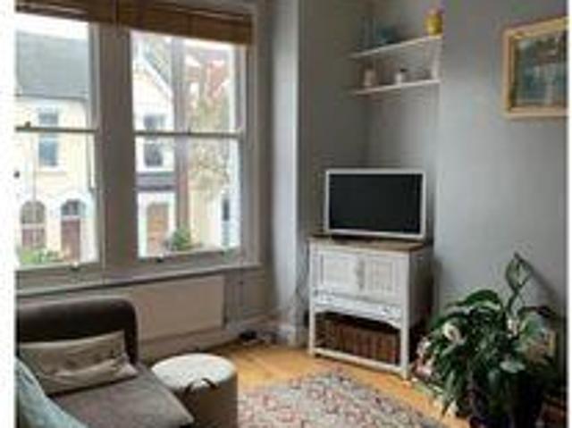 2 Bedrooms Flat for rent in Kenilworth Road, London NW6