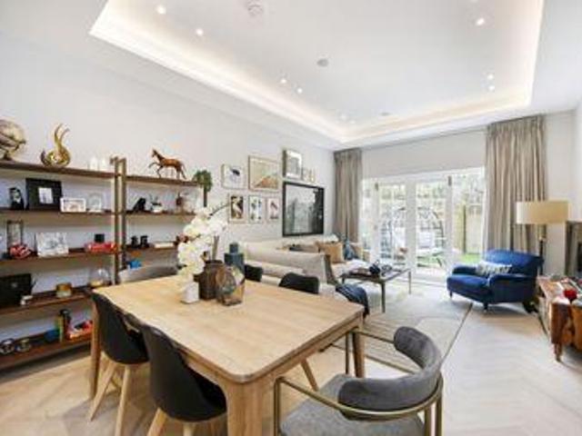 2 Bedrooms Flat for rent in Kennington Lane, London SE11