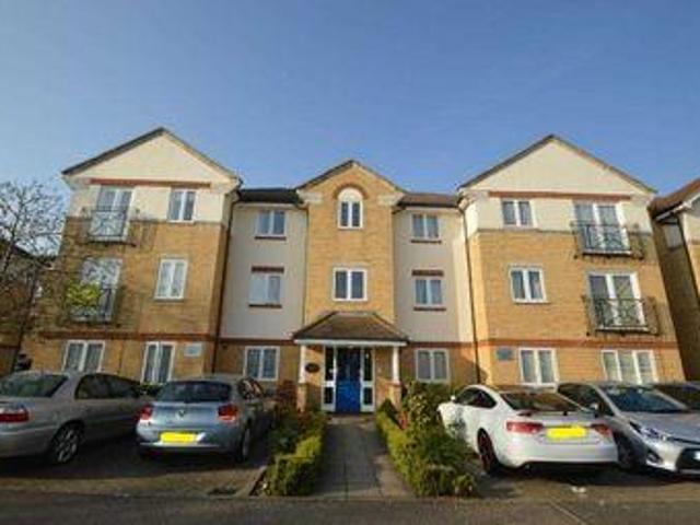 2 Bedrooms Flat for rent in Kensington Court, Grenville Place, Mill Hill NW7
