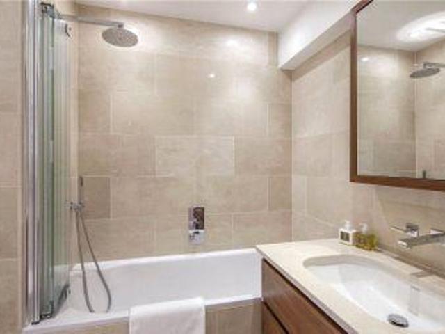 2 Bedrooms Flat for rent in Kensington Gardens Square, London W2