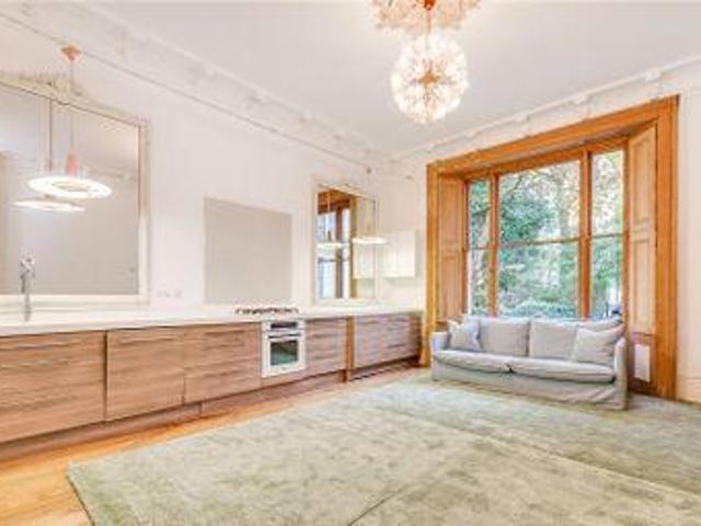 2 Bedrooms Flat for rent in Kensington Gardens Square, London W2