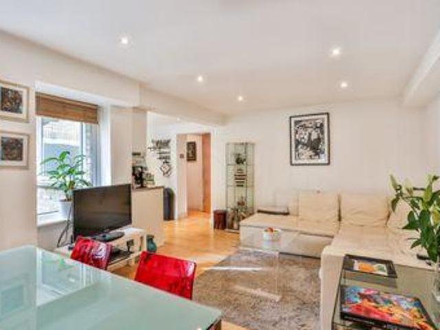 2 Bedrooms Flat for rent in Kensington Gardens Square, London W2