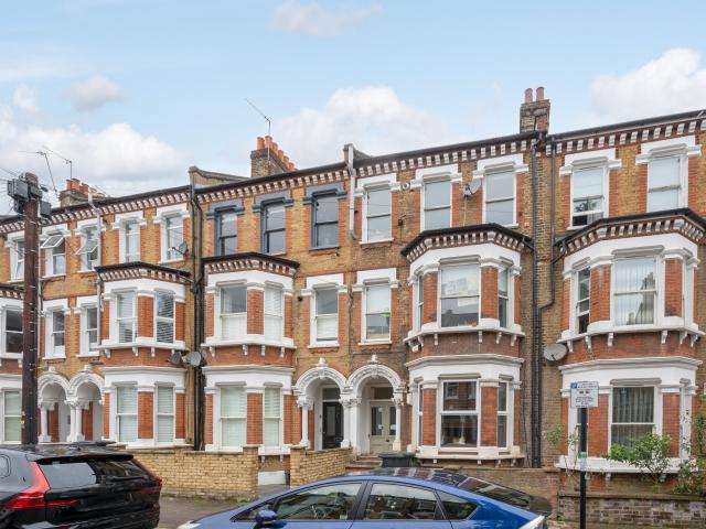 2 Bedrooms Flat for Rent in Kenwyn Road | Foxtons