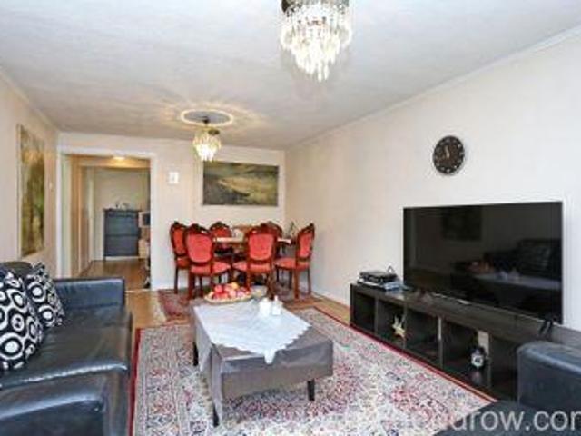2 Bedrooms Flat for rent in Kent Avenue, London W13
