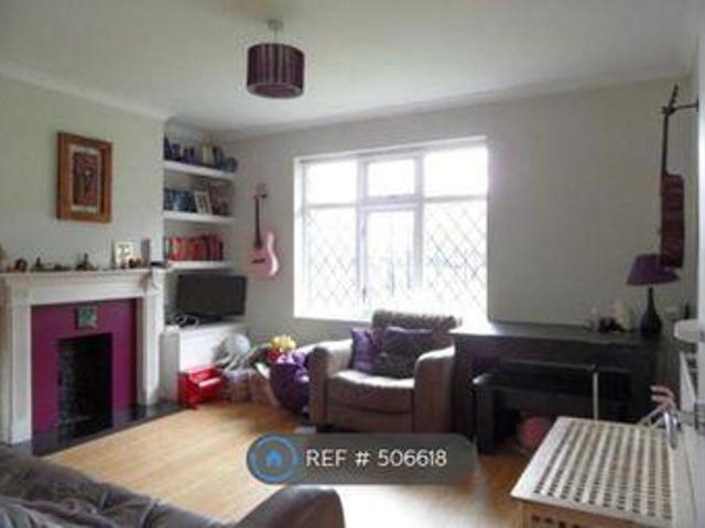 2 Bedrooms Flat for rent in Kent Court, London E2