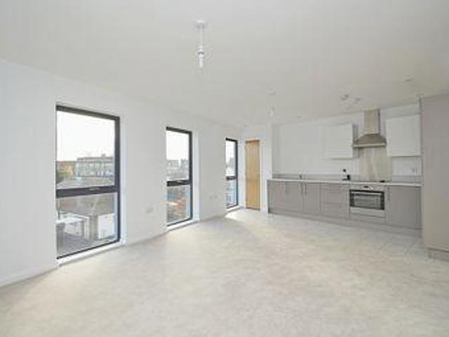 2 Bedrooms Flat for rent in Kitchener House, West Drayton UB7