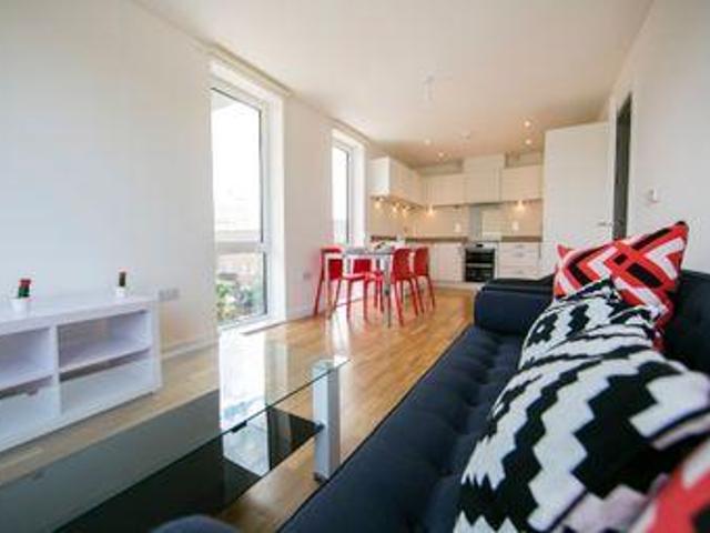 2 Bedrooms Flat for rent in Killick Way, London E1