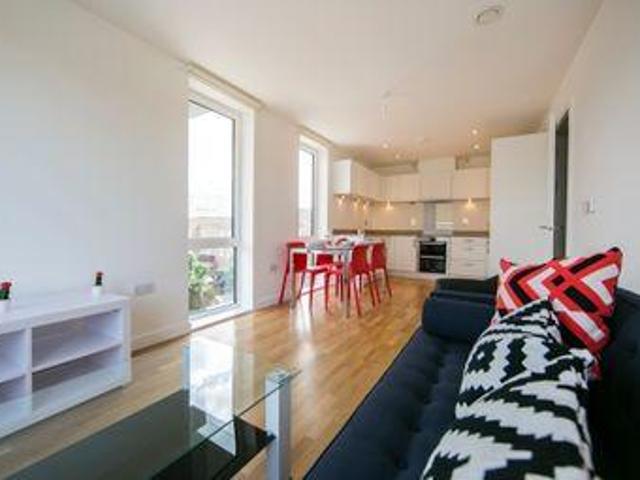 2 Bedrooms Flat for rent in Killick Way, London E1