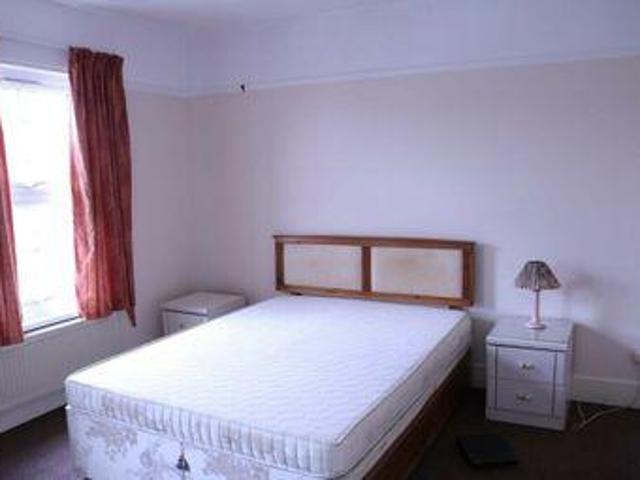 2 Bedrooms Flat for rent in Killyon Terrace, Wandsworth SW8