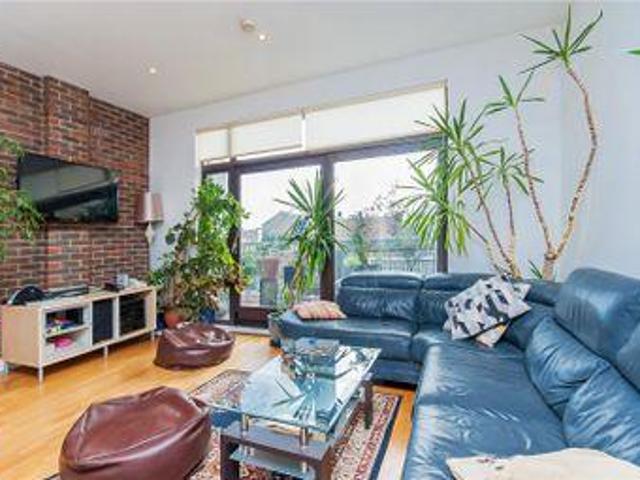 2 Bedrooms Flat for rent in Kimberly Road, London NW6