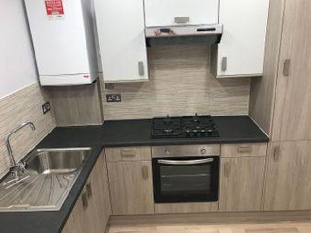 2 Bedrooms Flat for rent in Kimbery House, Lancaster Road, London, New Barnet EN4
