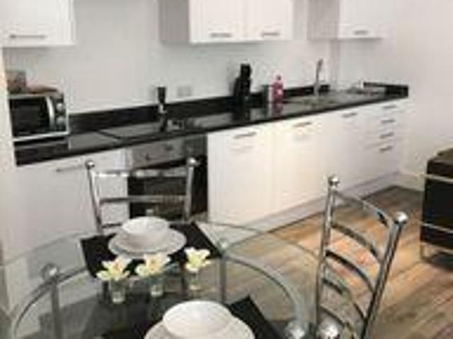 2 Bedrooms Flat for rent in King George House, Harpsfield Parade, Hatfield AL10