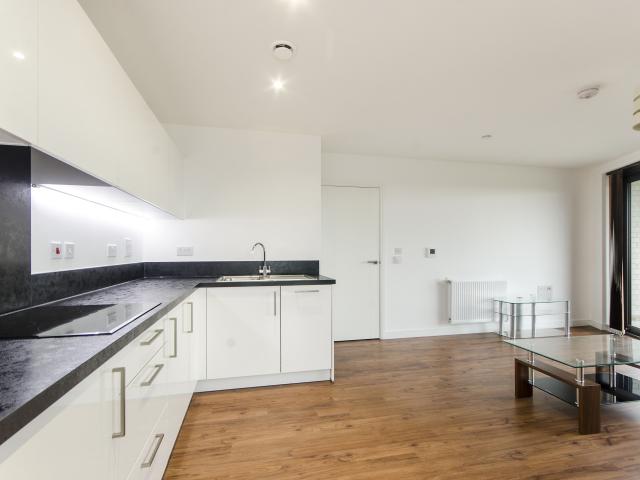 2 Bedrooms Flat for Rent in Kingfisher Heights | Foxtons