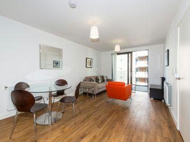 2 Bedrooms Flat for rent in Kingfisher Heights, Waterside Park, Royal Docks E16