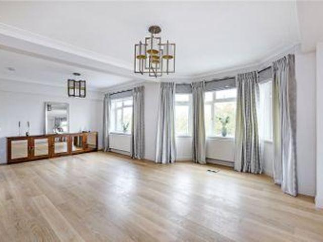 2 Bedrooms Flat for rent in Kingston House East, Prince´s Gate, London SW7