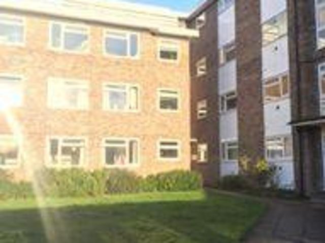 2 Bedrooms Flat for rent in Kingston Hill, Kingston Upon Thames KT2