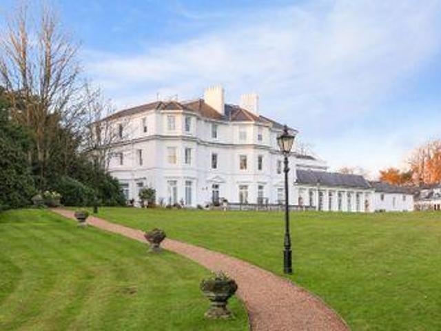2 Bedrooms Flat for rent in Kingston Hill Place, Kingston Upon Thames KT2