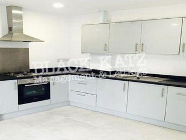 2 Bedrooms Flat for rent in Kingston Road, London SW19