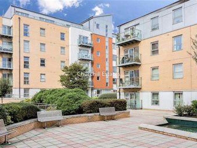 2 Bedrooms Flat for rent in Kingswood Heights, Queen Mary Avenue, South Woodford E18