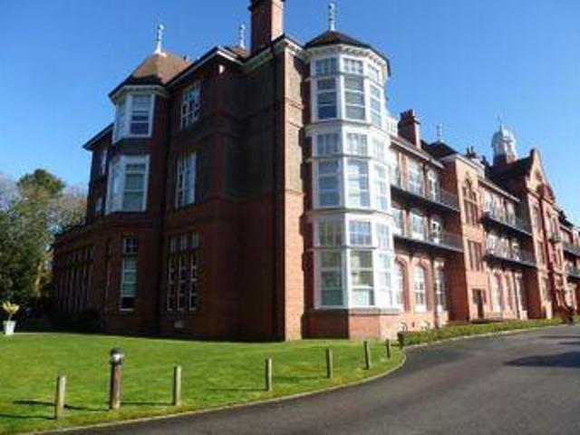 2 Bedrooms Flat for rent in Kingswood Park, Kingswood, Frodsham WA6