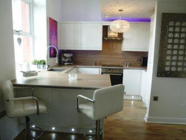 2 Bedrooms Flat for rent in Kingswood Park, Kingswood, Frodsham WA6