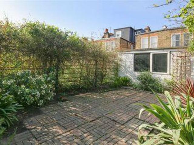 2 Bedrooms Flat for rent in Kingswood Road, London W4