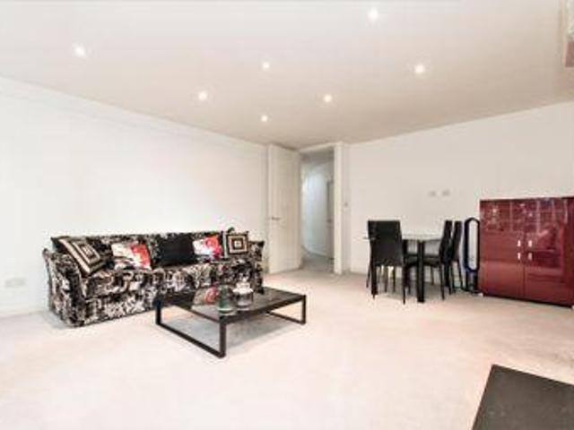 2 Bedrooms Flat for rent in Kings Court North, Kings Road, Chelsea SW3