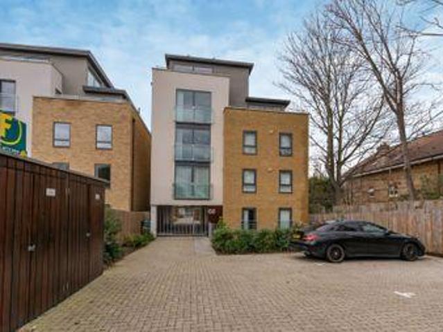 2 Bedrooms Flat for rent in Kings Avenue, Clapham Park SW4