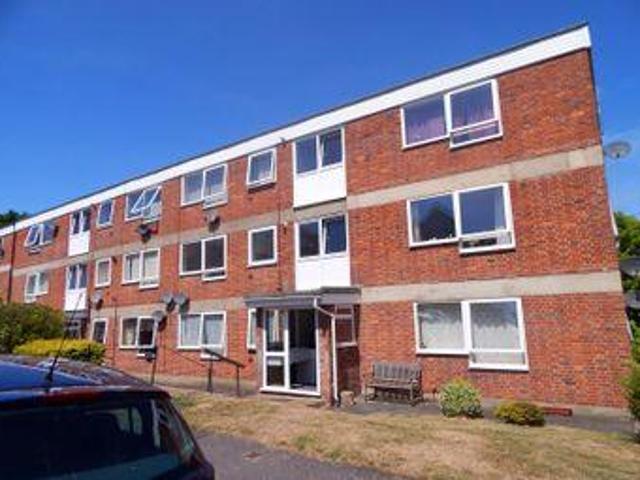 2 Bedrooms Flat for rent in Kings Avenue, Eastbourne BN21