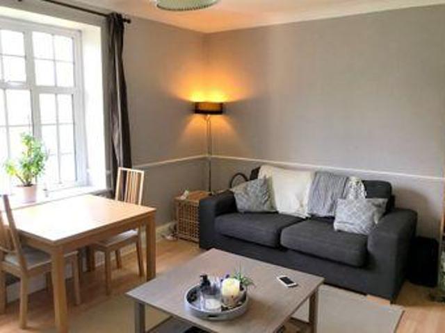 2 Bedrooms Flat for rent in Kings Avenue, London SW4