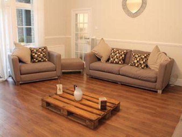 2 Bedrooms Flat for rent in Kings Gardens, Hove BN3