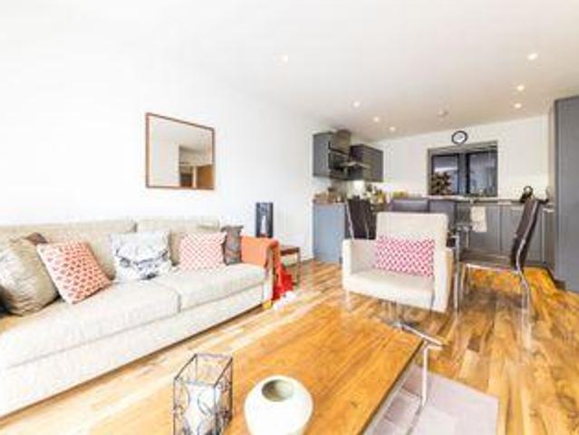 2 Bedrooms Flat for rent in Kings Quarter, 170 Copenhagen Street, London, London N1