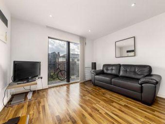 2 Bedrooms Flat for rent in Kings Quarter, Copenhagen Street, London N1