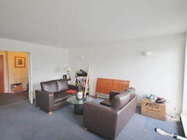 2 Bedrooms Flat for rent in Kingsbridge Court, 1 Dockers Tanner Road, London E14