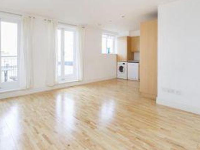 2 Bedrooms Flat for rent in Kingsbridge Court, Dockers Tanners Road, Isle Of Dogs, London E14