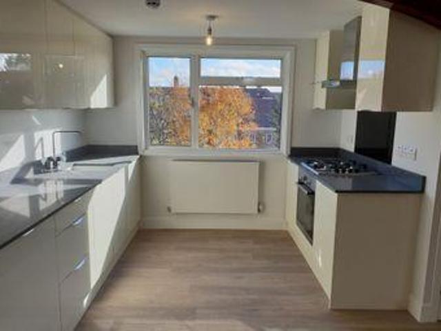 2 Bedrooms Flat for rent in Kingsgate Avenue, Finchely N3
