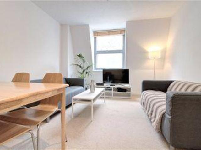 2 Bedrooms Flat for rent in Kingsland Green, Dalston E8
