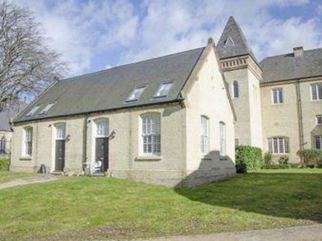 2 Bedrooms Flat for rent in Kingsley Avenue, Stotfold, Hitchin SG5