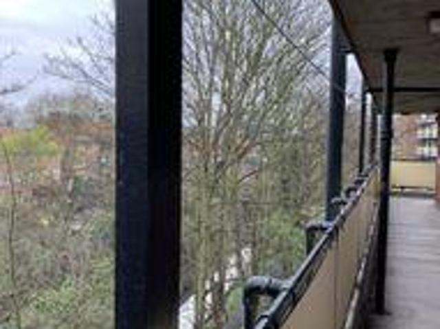 2 Bedrooms Flat for rent in Kingsman Street, London SE18