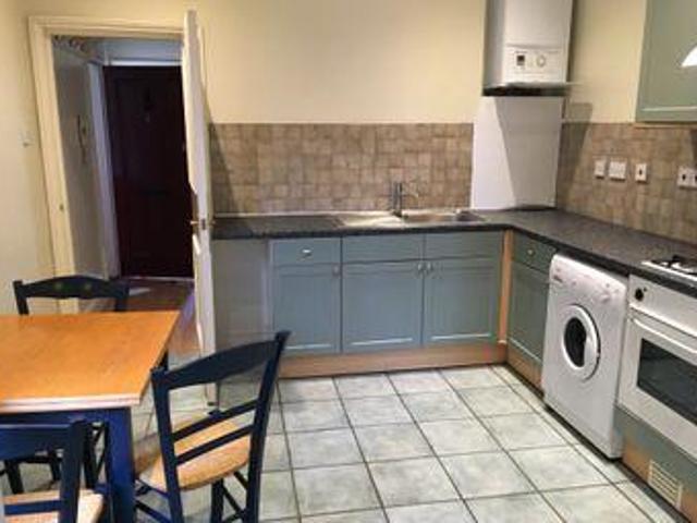 2 Bedrooms Flat for rent in Kingwood Road, Fulham, London SW6