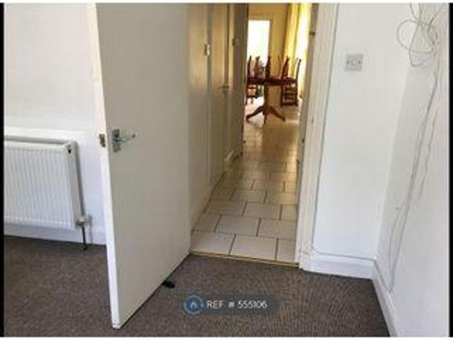 2 Bedrooms Flat for rent in Kingwood Road, London SW6